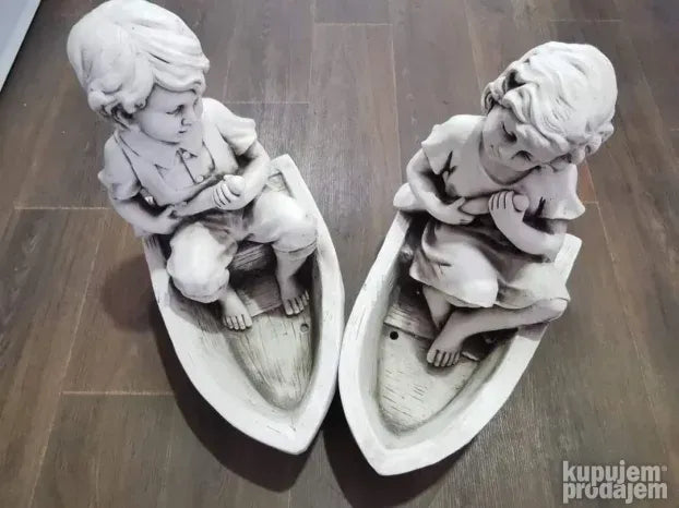 Dečak i devojčica Gipsane figure – Ali tako